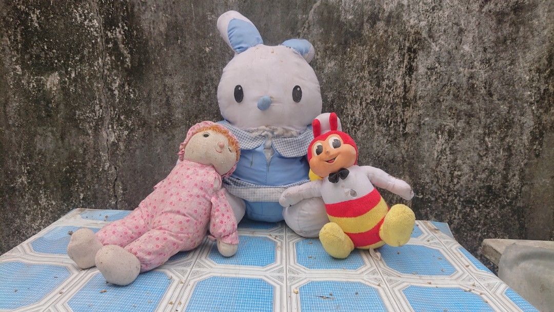 2FT Hello Kitty Bunny stuffed toy with Jollibee and rog doll ALL ARE ...