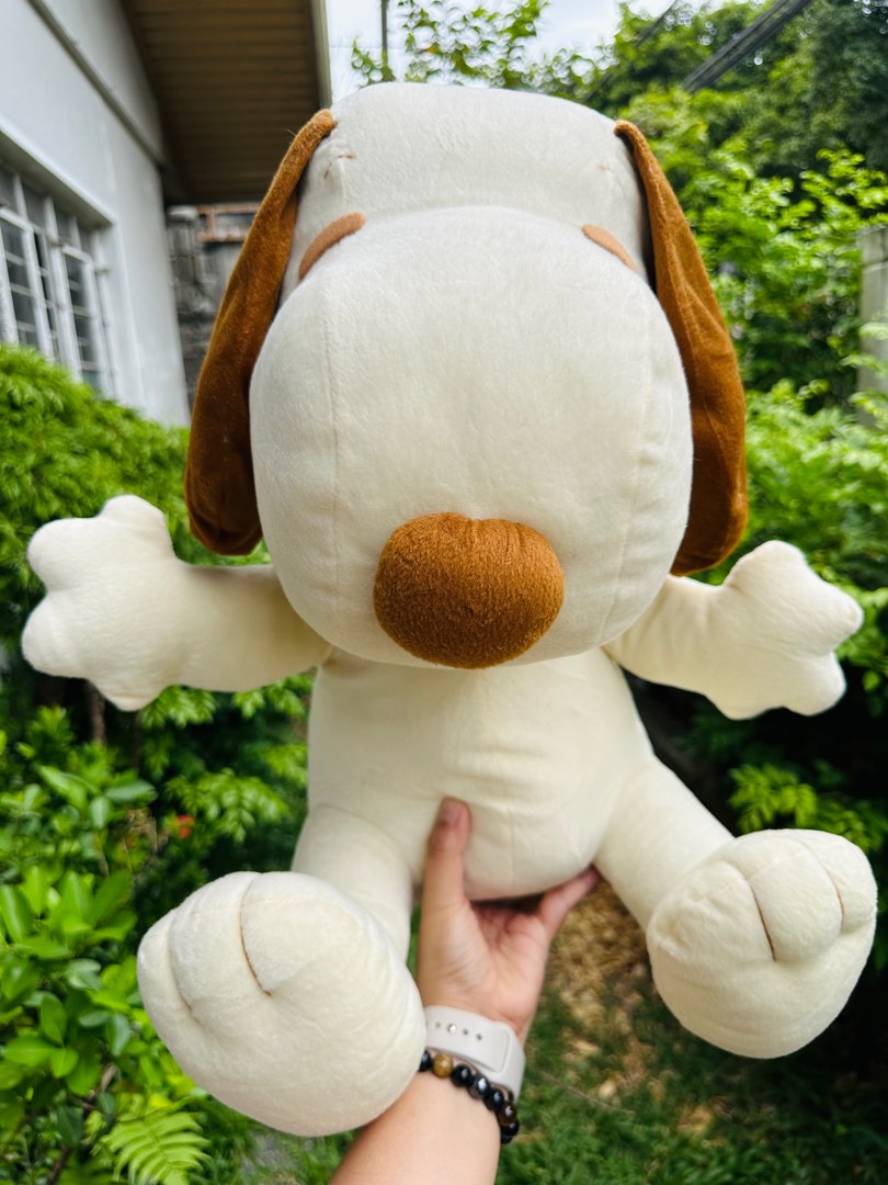 Authentic Cream Snoopy Peanuts Jumbo Plush, Hobbies & Toys, Toys ...