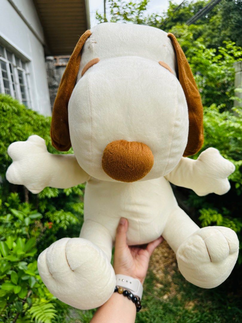 Authentic Cream Snoopy Peanuts Jumbo Plush, Hobbies & Toys, Toys ...