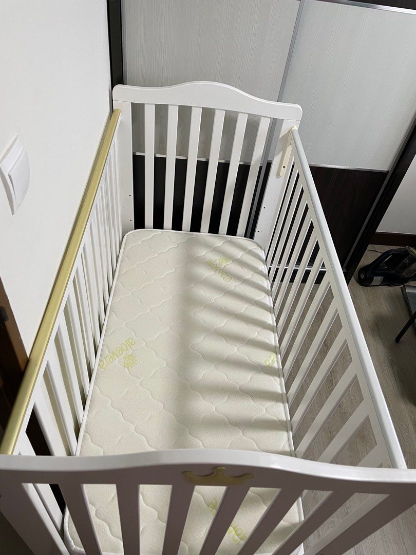 7 in 1 convertible baby cot - drop gate, Babies & Kids, Baby Nursery ...