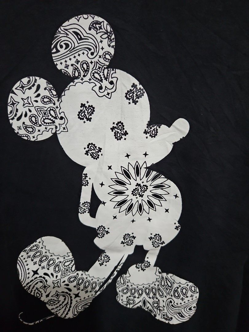 Fluke x disney mickey mouse kaos baju size L, Fesyen Pria, Pakaian ...