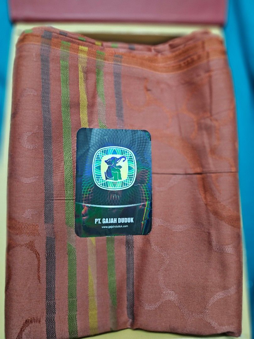 Gajah duduk serumpun, Men's Fashion, Muslim Wear, Sarong on Carousell