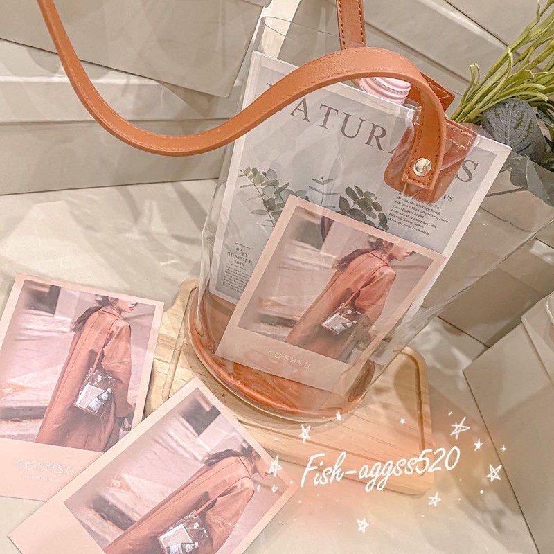 grace gift x COS 徐琁 透明斜背包 水桶包, 她的時尚, 包包、錢包, 肩背、側背包在旋轉拍賣