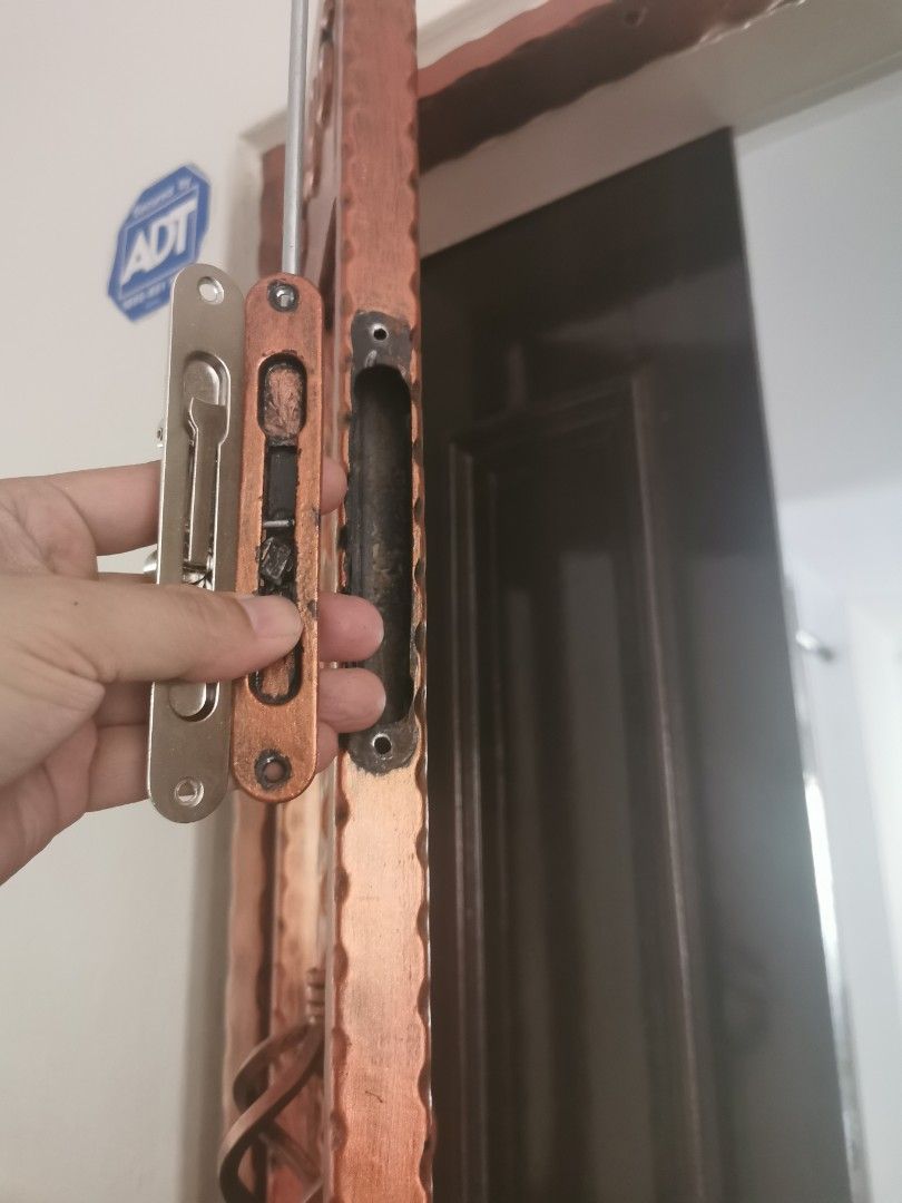 HDB metal gate latch. Door latch installation. Door latch repair. Flush ...