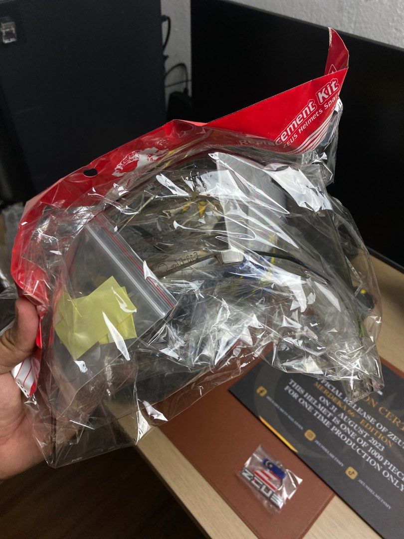 Helmet Zeus Dua Alam G-613 Merdeka Edition, Motorbikes on Carousell