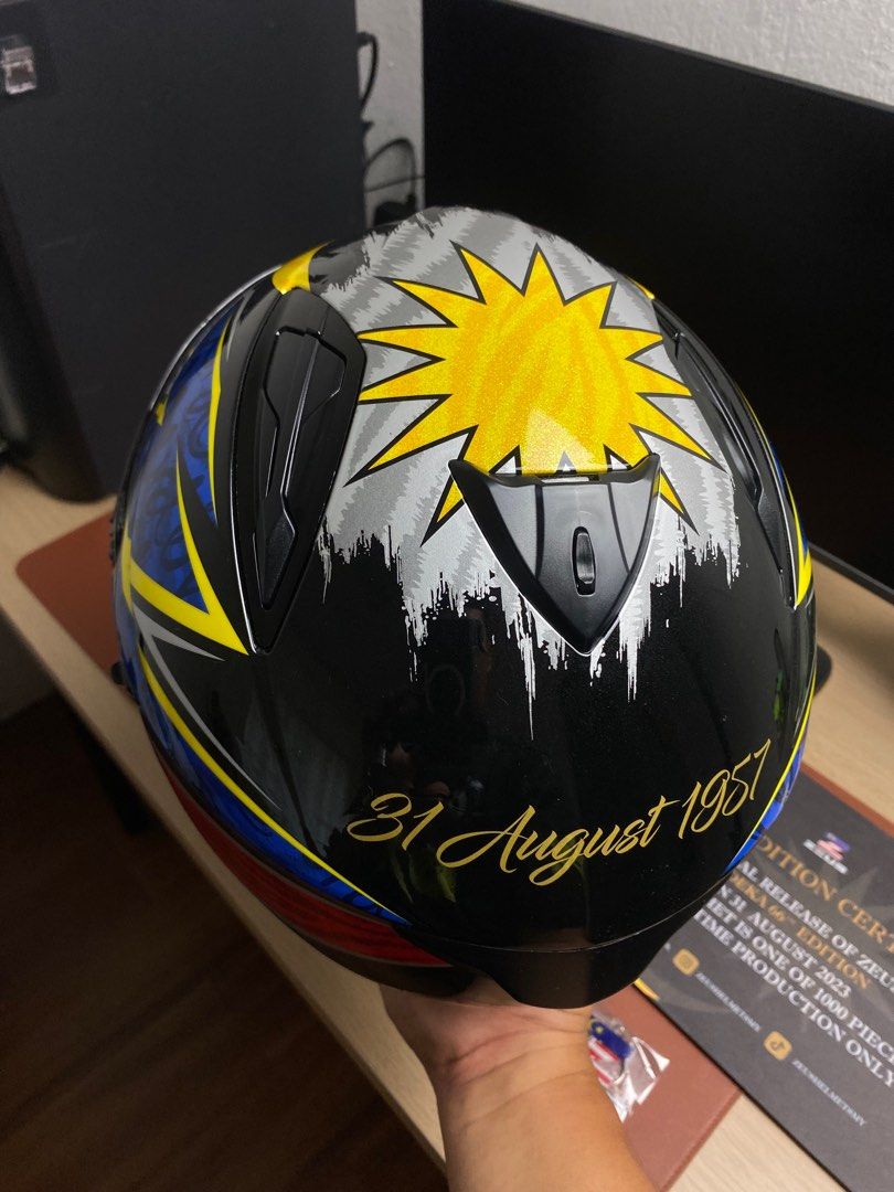 Helmet Zeus Dua Alam G-613 Merdeka Edition, Motorbikes on Carousell
