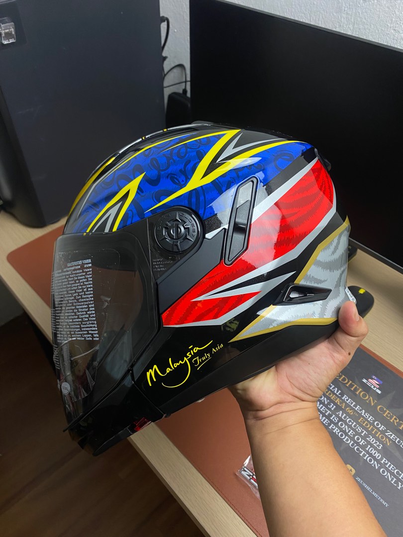 Helmet Zeus Dua Alam G-613 Merdeka Edition, Motorbikes on Carousell