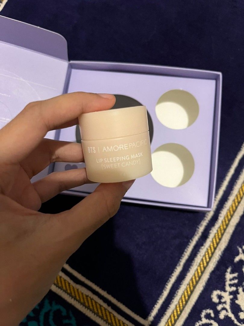 laneige lip sleeping mask bts + dus box, Kesehatan & Kecantikan, Kulit ...