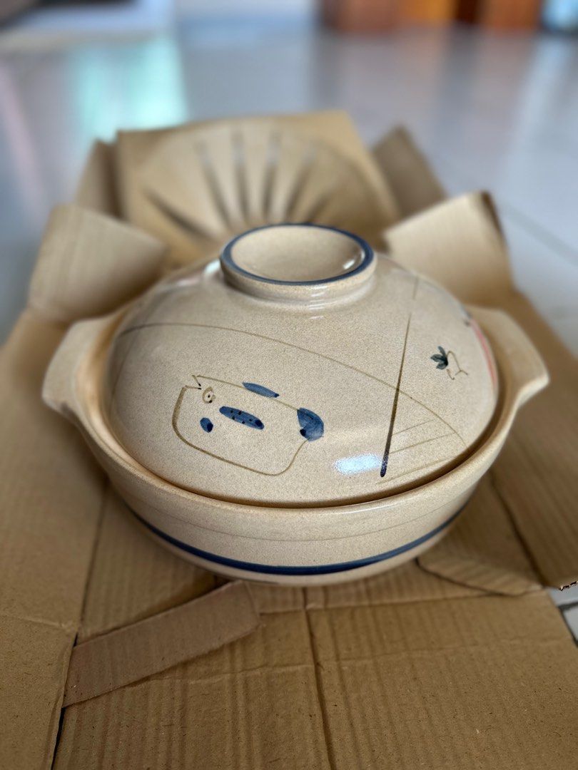 Large Claypot, Furniture & Home Living, Kitchenware & Tableware, Cookware & Accessories on Carousell