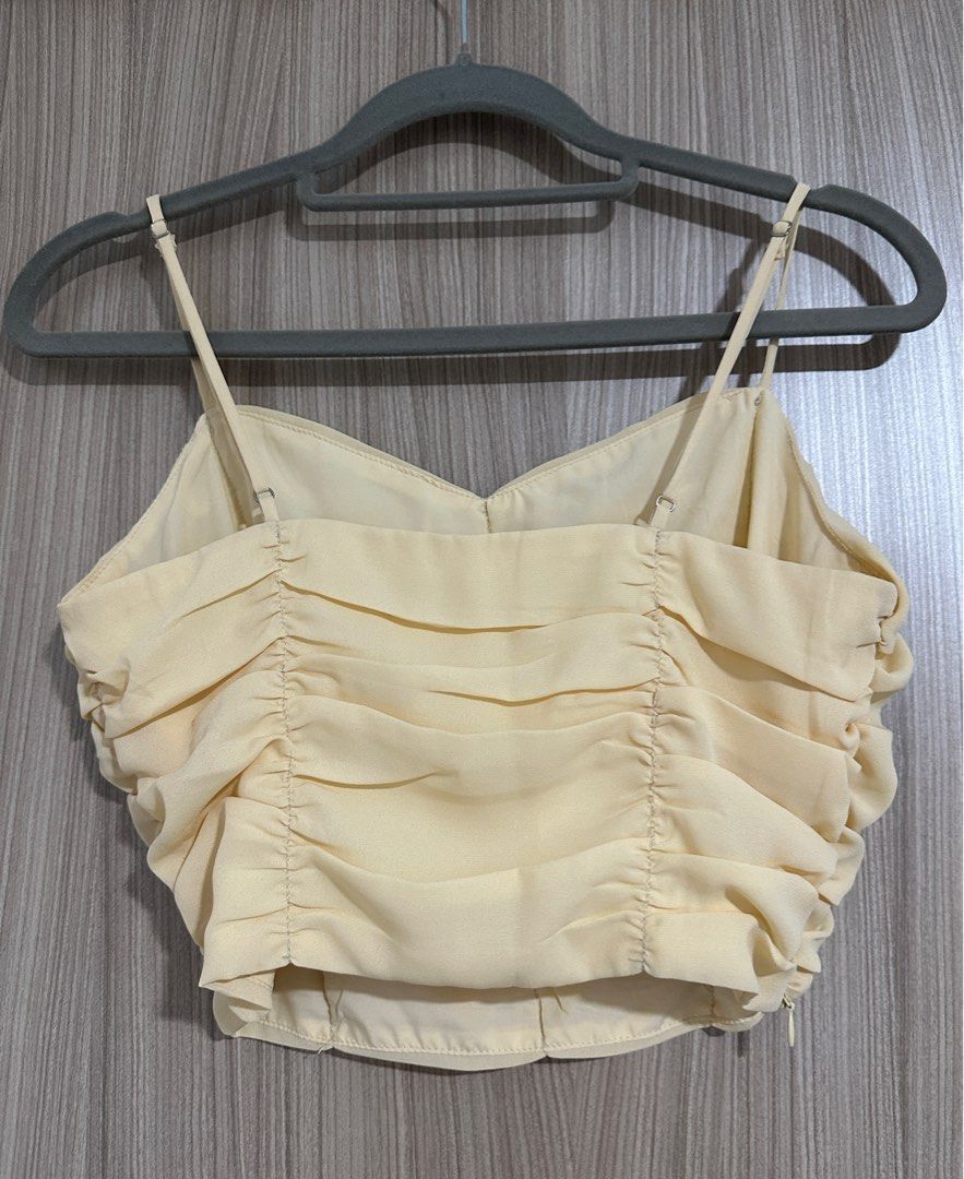 Mikayla Delaney V2 Ruched Crop Top in Yellow, Women's Fashion, Tops ...