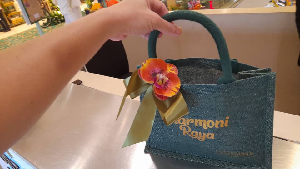 Raya Jute Bag, Women's Fashion, Bags & Wallets, Tote Bags on Carousell