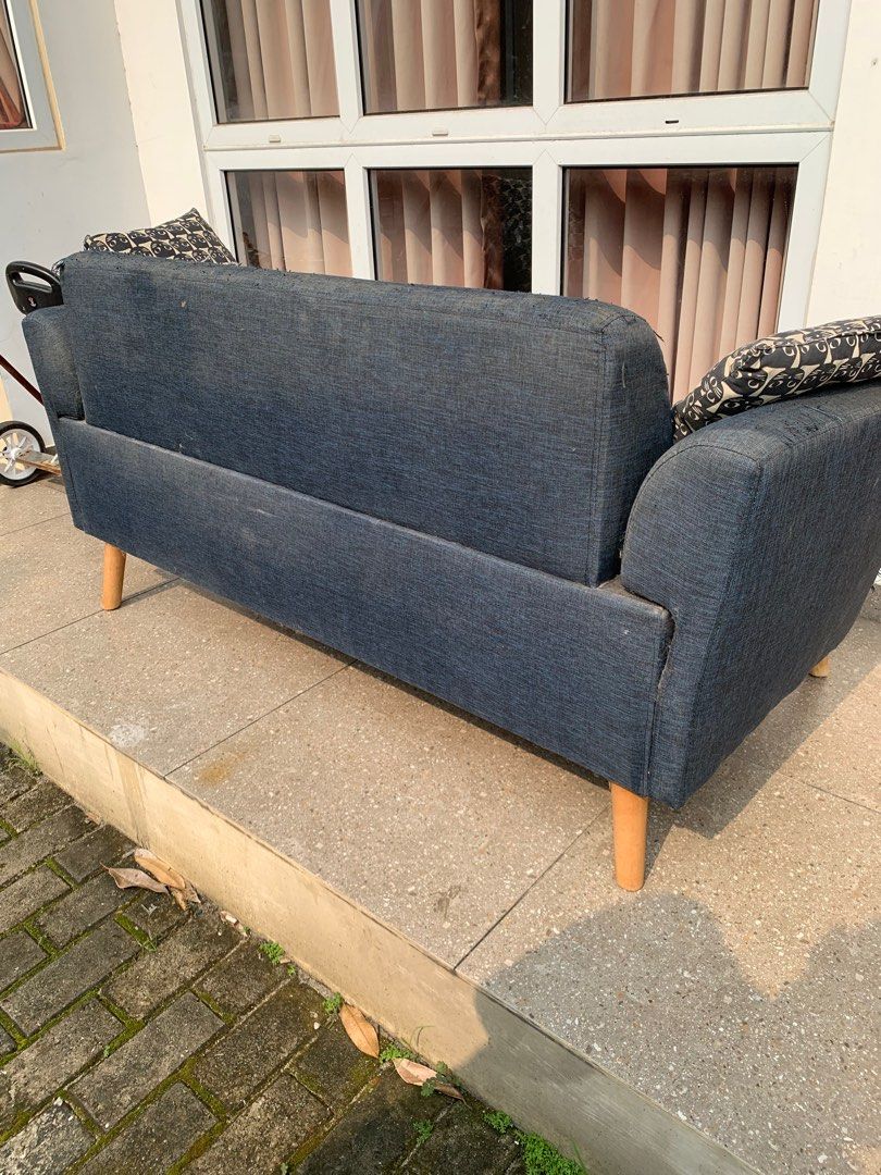 sofa bekas, Perabotan Rumah di Carousell