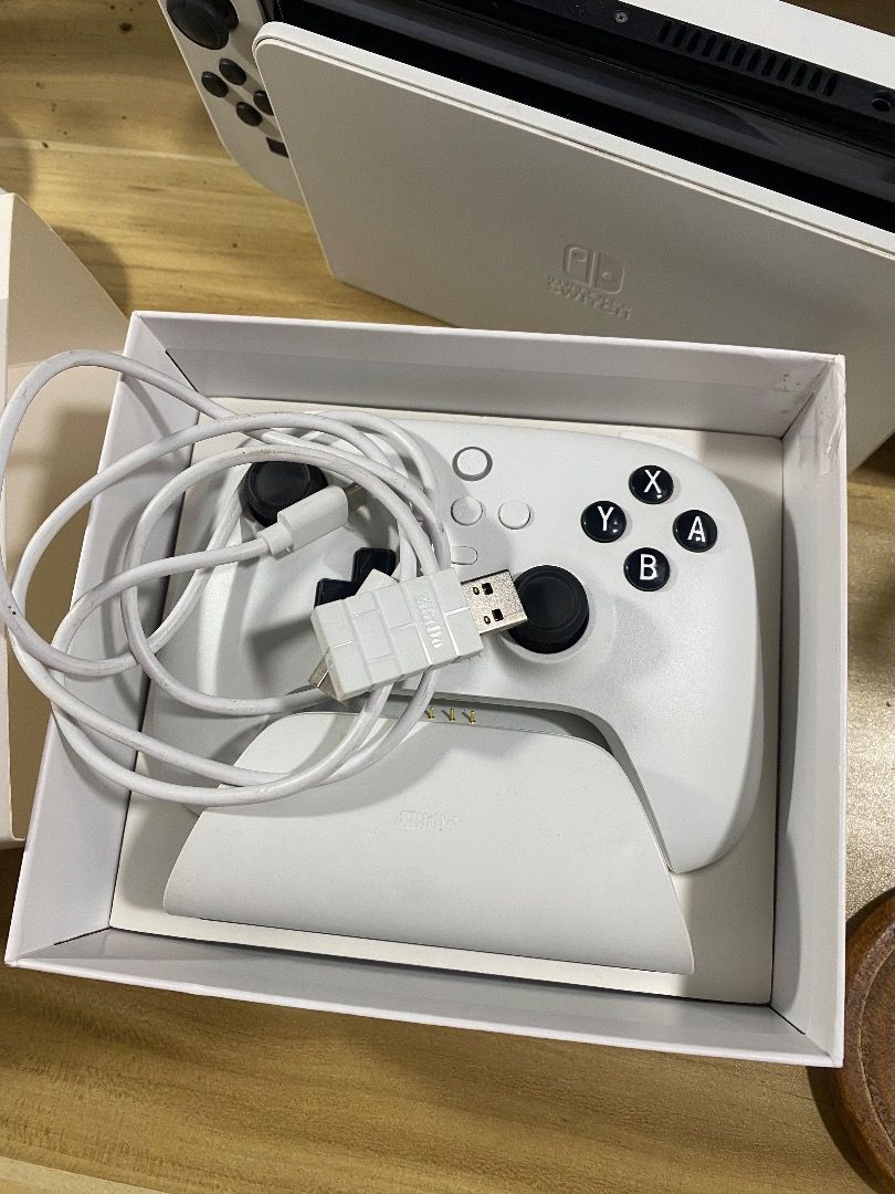 8BITDO Ultimate Bluetooth Controller (White), Video Gaming, Video Game ...