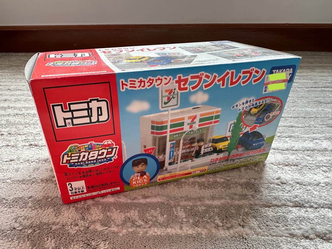 絕版 全新 Tomica 7-Eleven 7-11 場景, 興趣及遊戲, 玩具 & 遊戲類 - Carousell