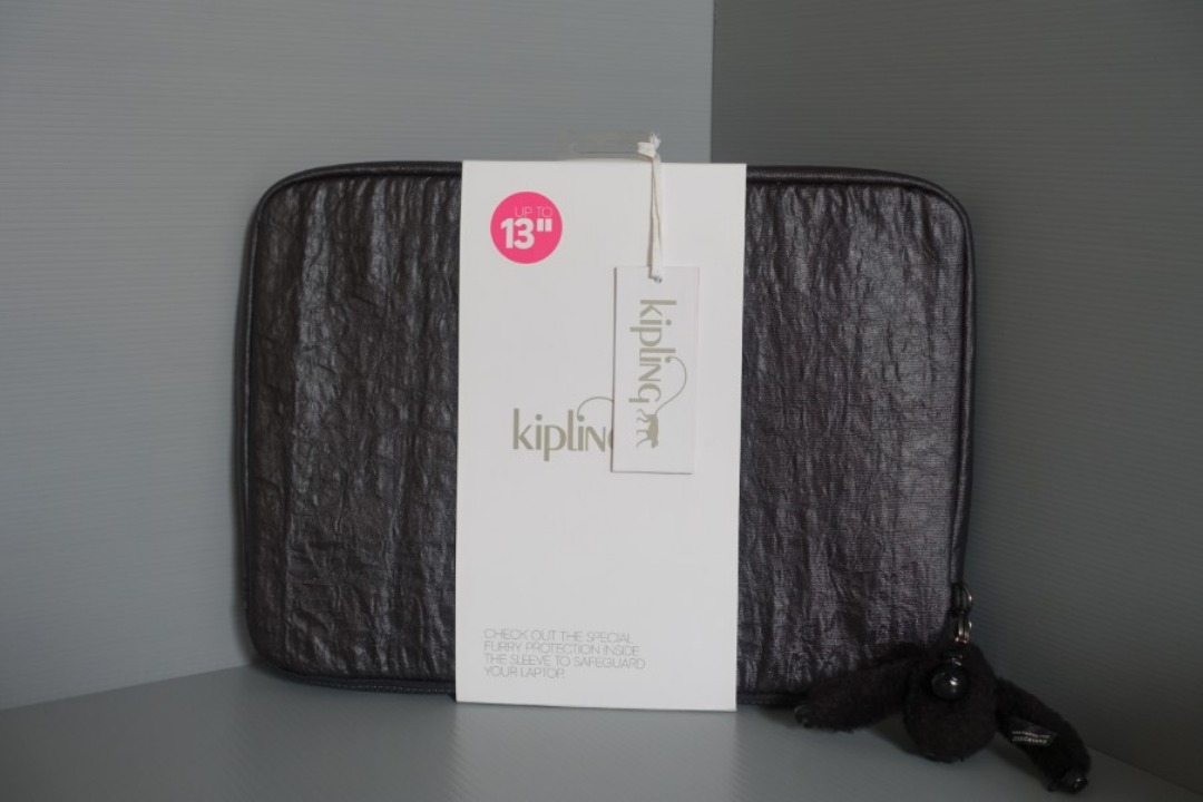 全新正品 Kipling Digi Sleeve 13" 筆電包 / 內膽包, 她的時尚, 包包、錢包, 皮夾、卡片套在旋轉拍賣