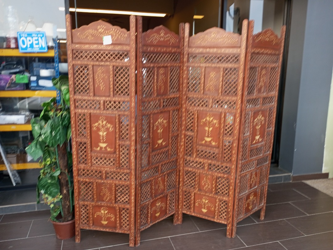 Antique 19th Century IndoChine Carved Wood Room Dividers | Pembahagi ...