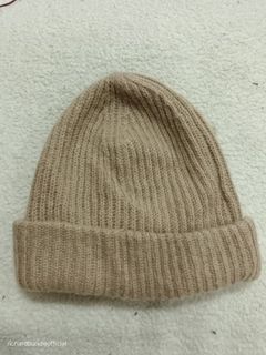 GU Plain Beanie, Women's Fashion, Watches & Accessories, Hats & Beanies ...