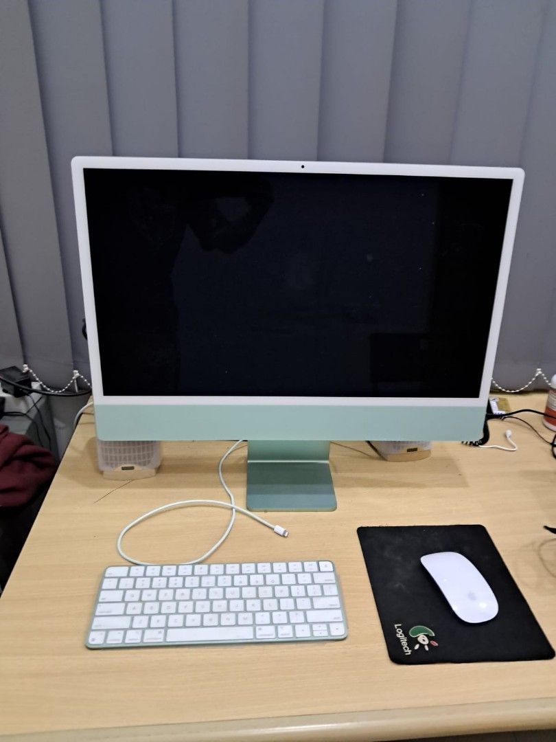iMac M1 2021 (24 inch) Pembelian 2022 Istimewa Fullset ex cewek like ...
