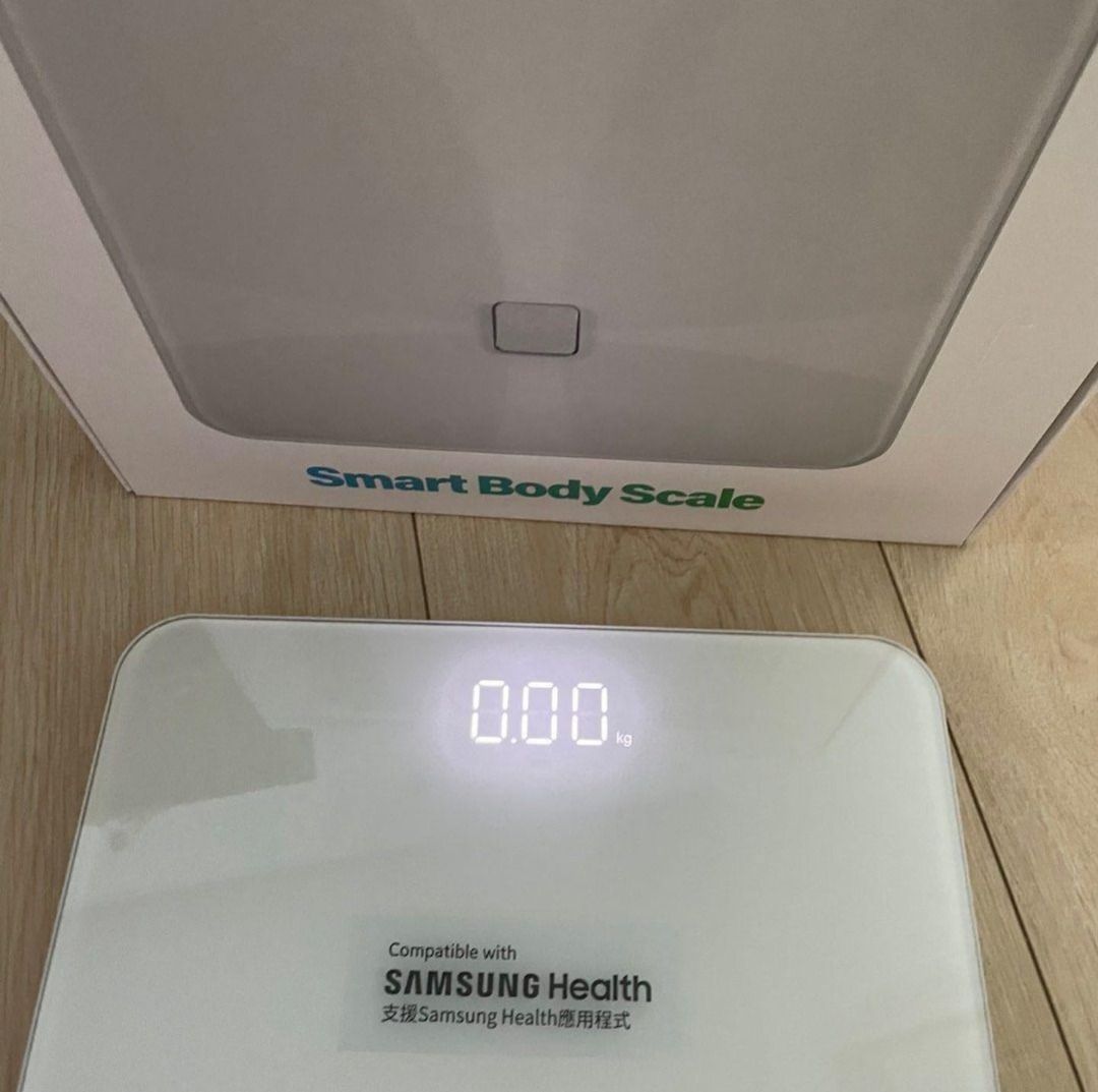 ITFIT SMART BODY SCALE WHITE (Z-ITFITEX17) 磅 (可測量與觀察體重/身體脂肪/BMI/基礎代謝 ) (T9516HA), 美容＆個人護理, 沐浴＆身體 ...