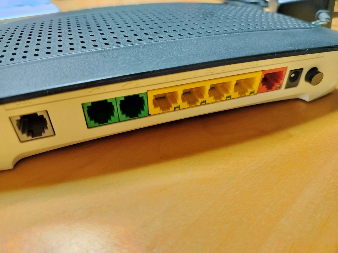 MAXIS Fibre Internet Router, Computers & Tech, Parts & Accessories ...