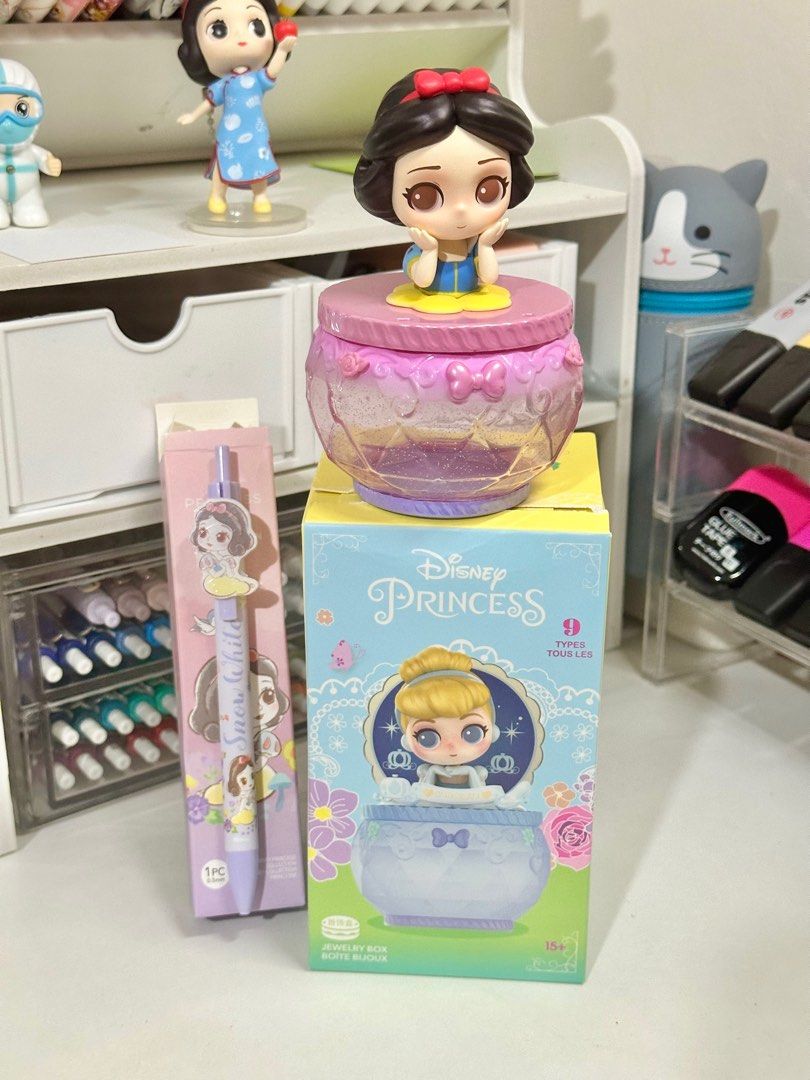 MINISO Disney Princess Blind Box (SNOW WHITE) - Pen is NOT included ...