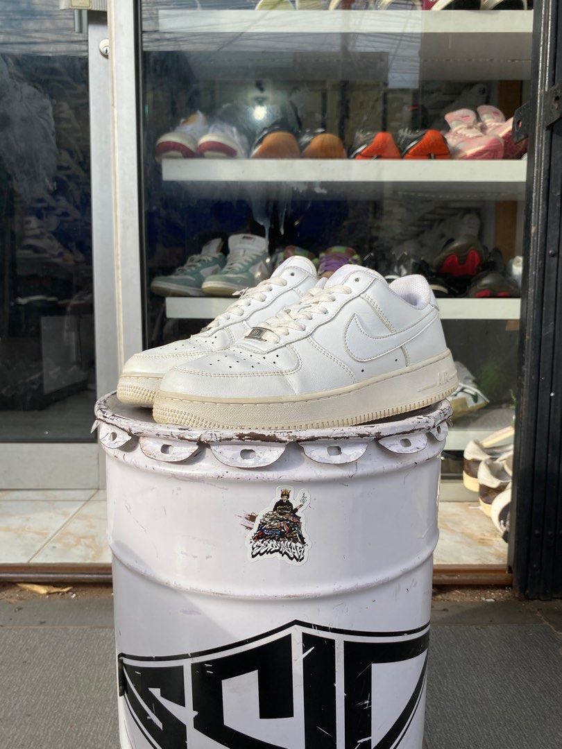 Nike af1 white, Fesyen Pria, Sepatu , Sneakers di Carousell