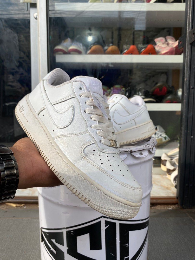 Nike af1 white, Fesyen Pria, Sepatu , Sneakers di Carousell