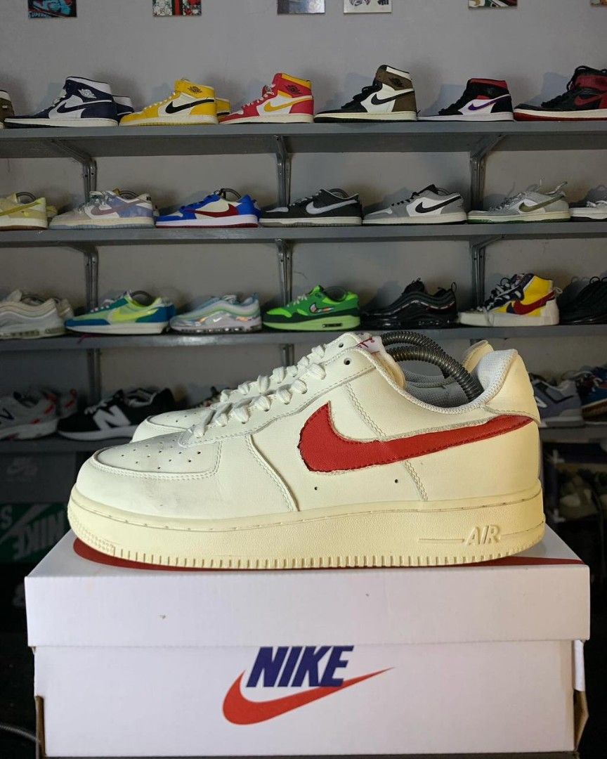 Nike Air Force One, Fesyen Pria, Sepatu , Sneakers di Carousell