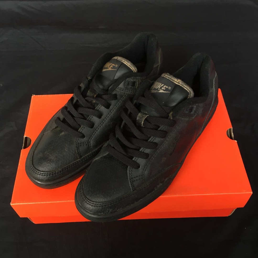 Nike full Black Sneakers, Fesyen Pria, Sepatu , Sneakers di Carousell