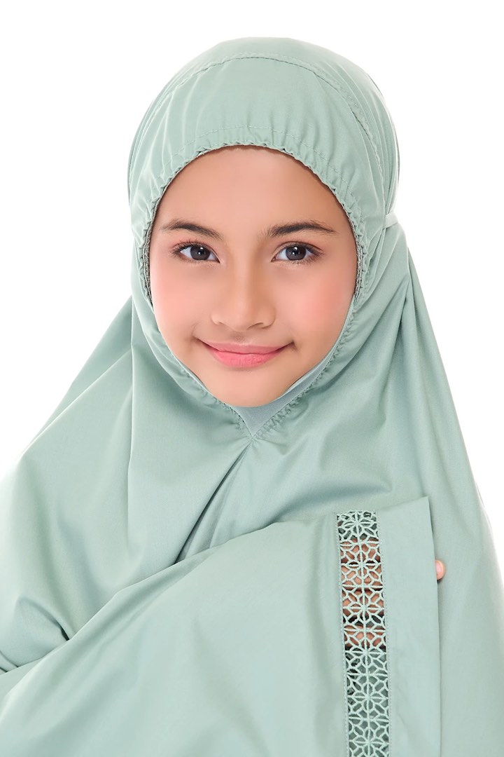 Telekung Siti Khadijah Modish Takenoko Kids, Women's Fashion, Muslimah Fashion, Prayer Sets on ...