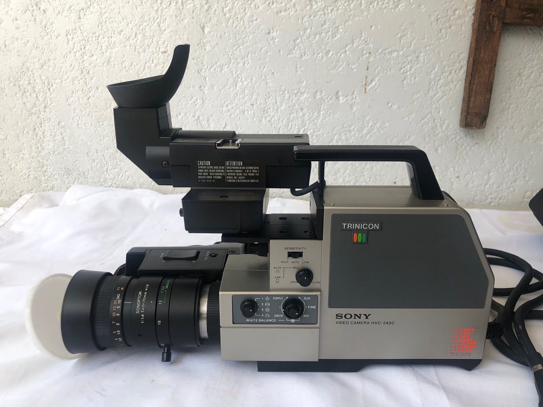 Vintage Sony Trinicon Video Camera HVC-2400 with Carrying Case ...