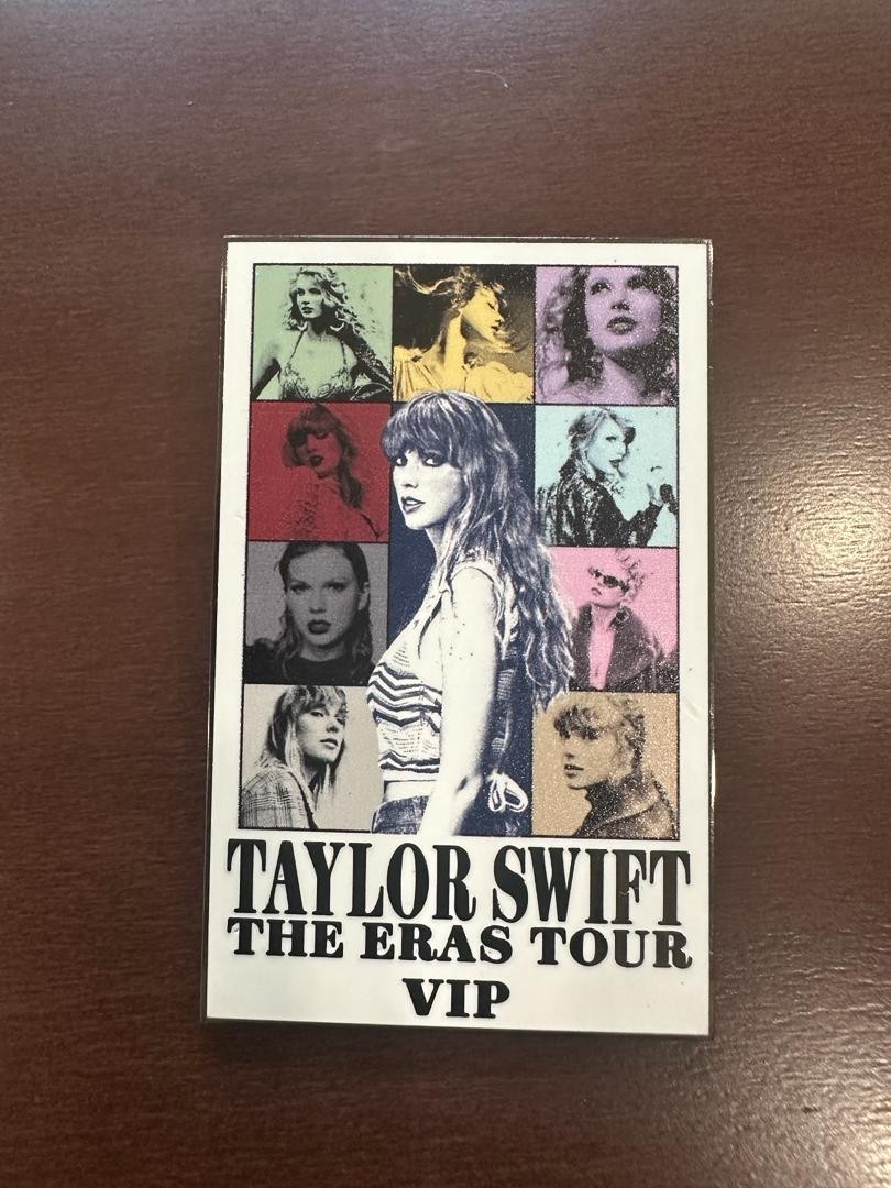 VIP MERCHANDISE TAYLOR SWIFT, Hobbies & Toys, Collectibles ...