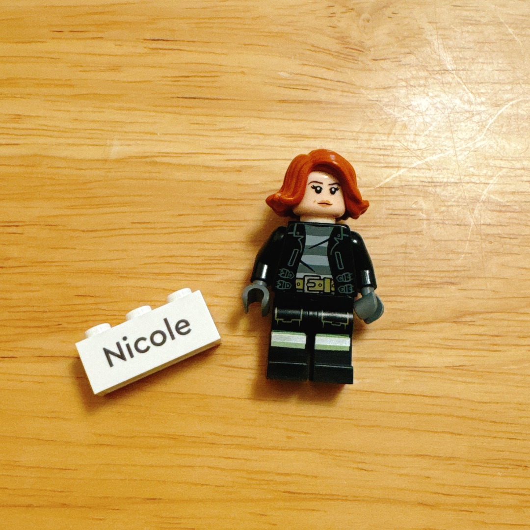 樂高 LEGO BAM 自組人偶 女間諜 女小偷 黑寡婦 頭 臉 人偶 授權店, 書籍、休閒與玩具, 玩具、公仔、桌遊在旋轉拍賣