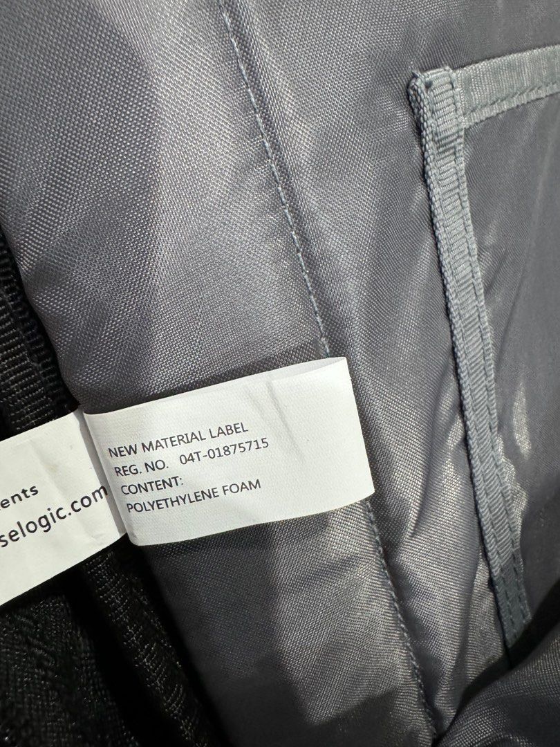 Case Logic Commence 24L, Men's Fashion, Bags, Backpacks on Carousell