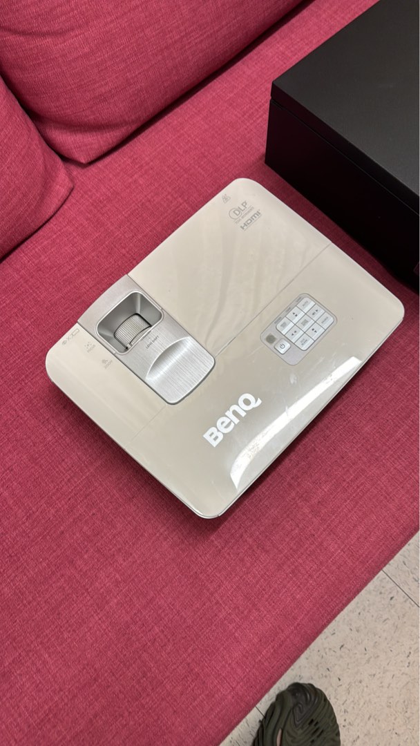 Epson , Panasonic and BenQ 高清1080P 投影機, 家庭電器, 電視 & 其他娛樂, 投影機 - Carousell