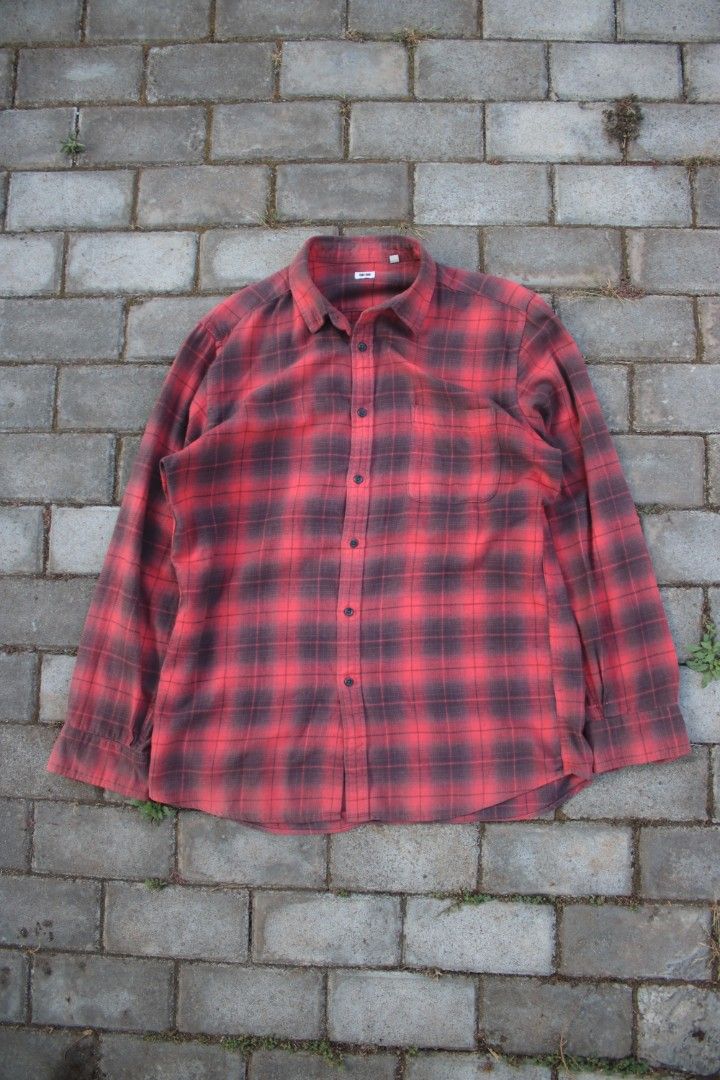 FLANEL BY UNIQLO, Fesyen Pria, Pakaian , Atasan di Carousell