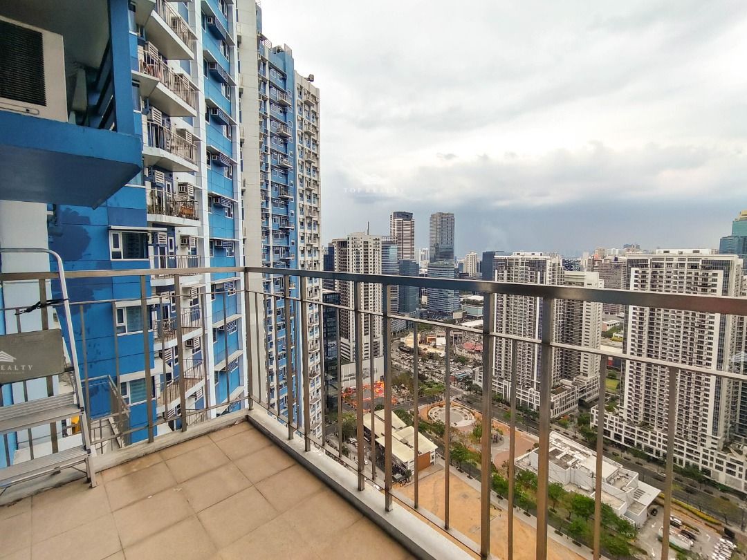 FOR SALE! Good Interior Condo Unit available in Trion Towers, Taguig ...
