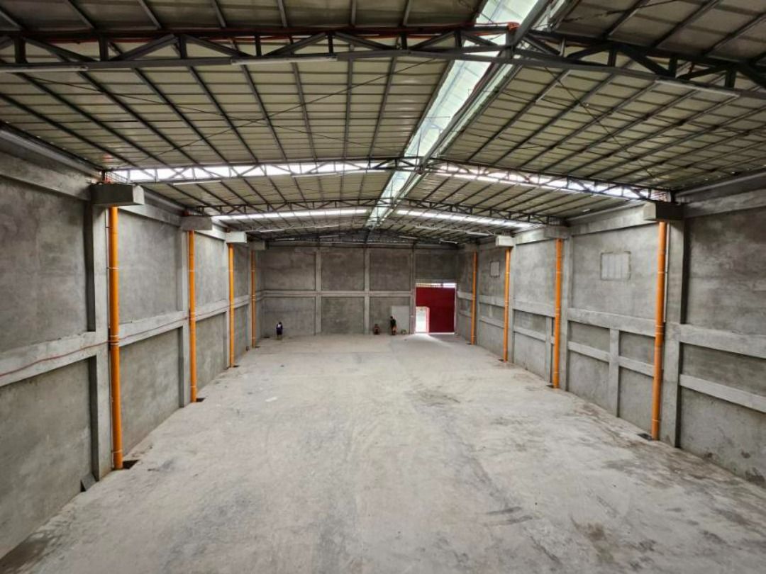 Fully-Fitted Corner Warehouse for rent in Caloocan City., Property ...