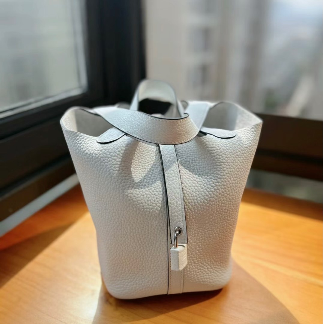 Hermes Picotin 18 in new white color with silver hardware , 名牌, 手袋及銀包 ...