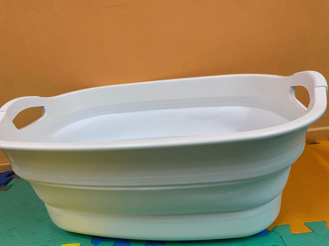 Iseto soft tub wide baby bath tub, Babies & Kids, Bathing & Changing ...