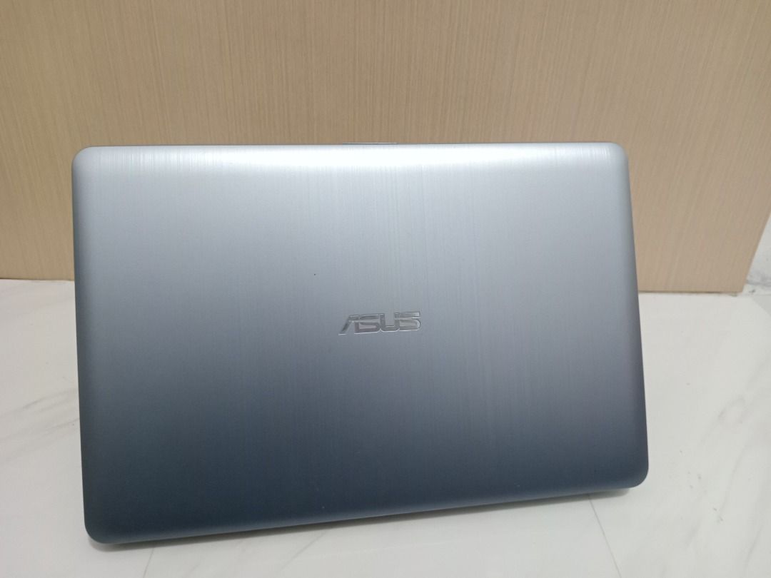 Laptop Asus X540Y Ram 2gb hdd 500gb Processor AMD E1-7010 normal dan no ...