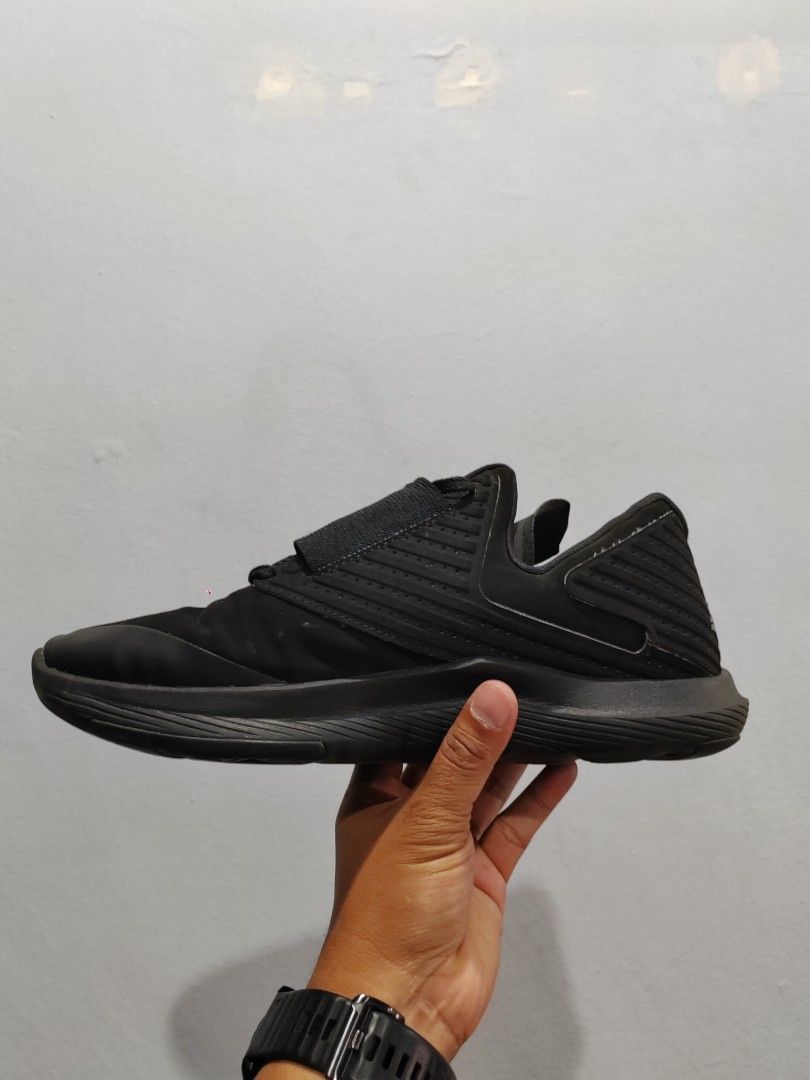 Nike Air Jordan Relentless, Men's Fashion, Footwear, Sneakers on Carousell