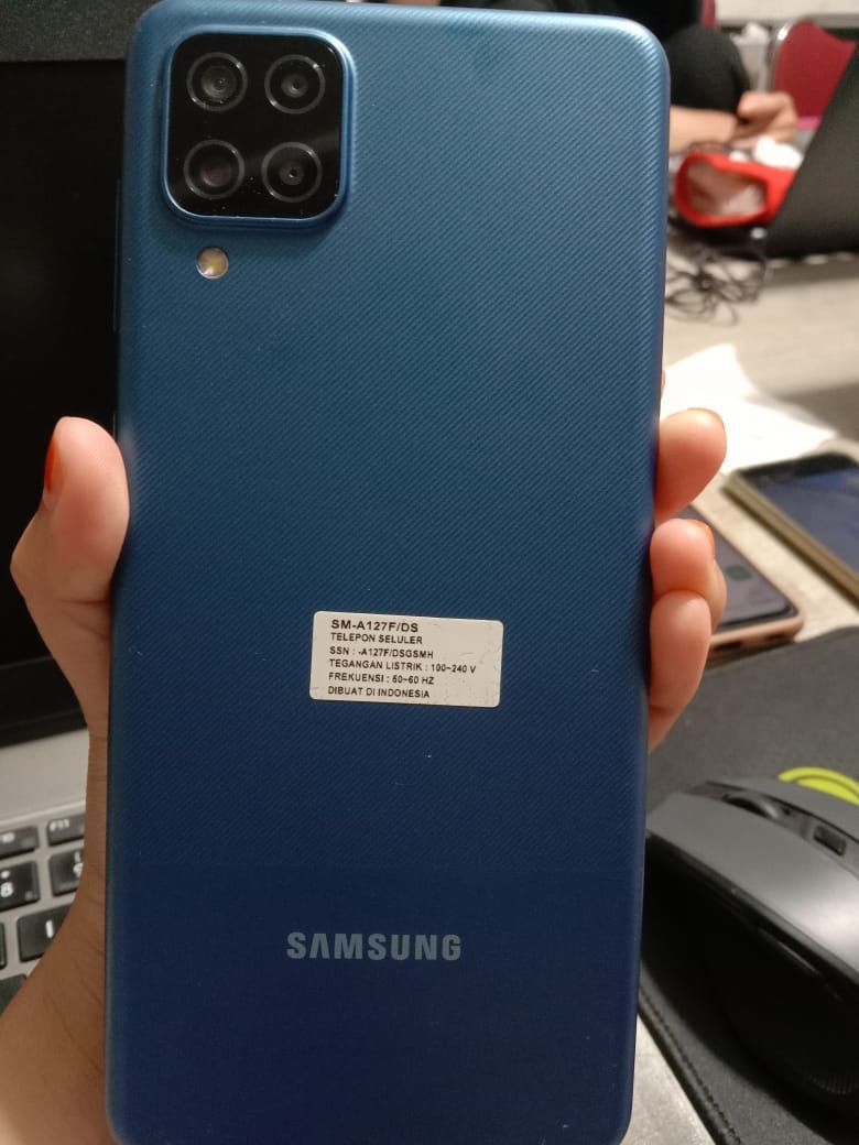 Samsung Galaxy A12, 6/128 GB (second) Warna biru, Telepon Seluler ...