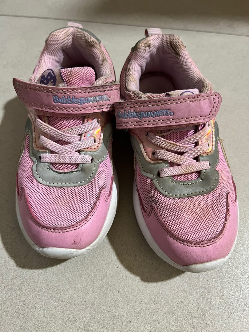 Sepatu anak bubble gummers bisa nyala, Bayi & Anak, Lainnya di Carousell