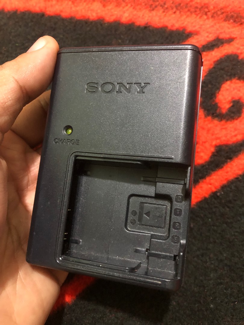 Sony BC-CSD digital camera autovolt battery pack charger, Photography ...