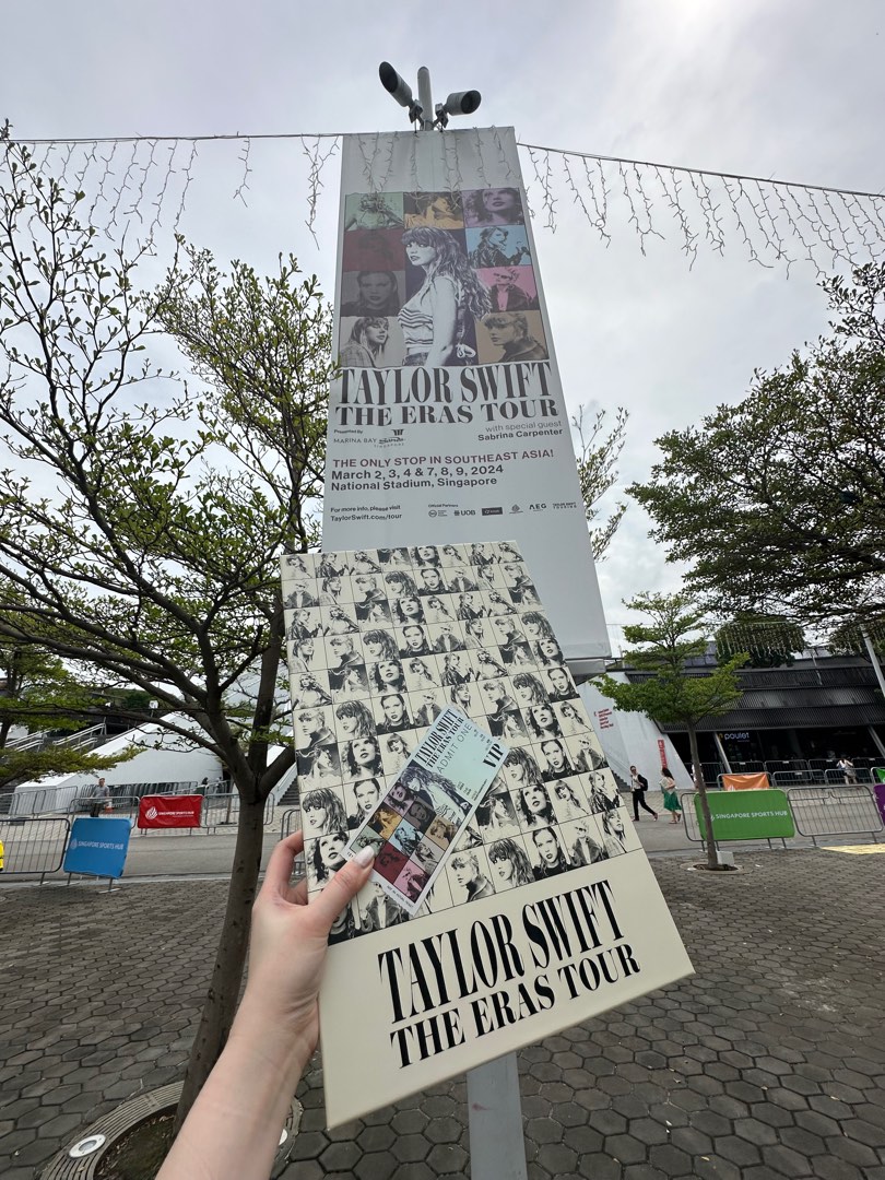 Taylor Swift VIP Merchandise, Hobbies & Toys, Memorabilia ...