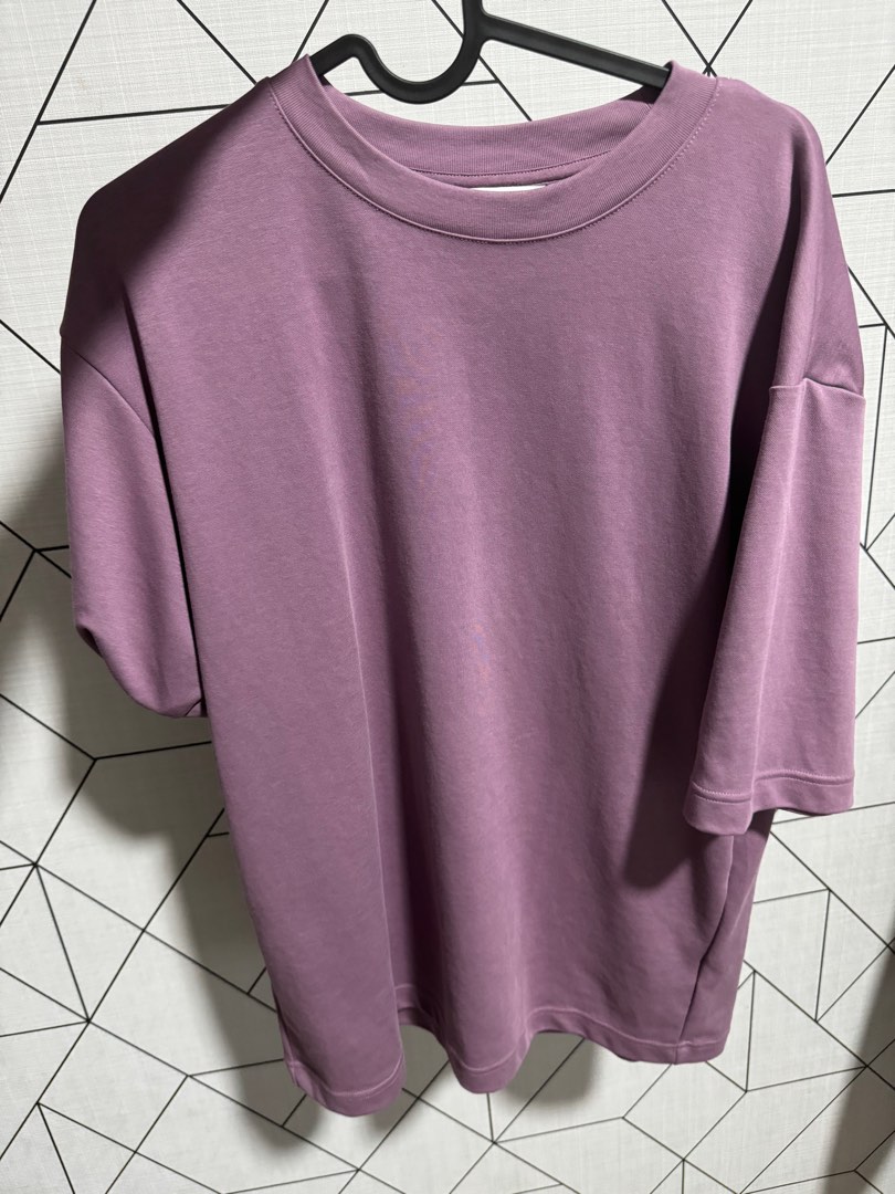 uniqlo airism oversized tee, Women's Fashion, Tops, Shirts on Carousell