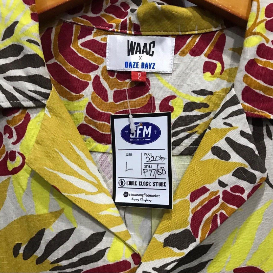 Waac X Daze dayz, Fesyen Pria, Pakaian , Atasan di Carousell