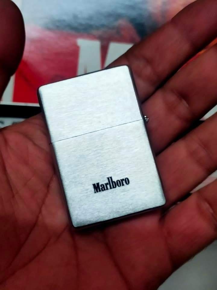 Zippo MARLBORO set, Hobbies & Toys, Collectibles & Memorabilia, Vintage Collectibles on Carousell