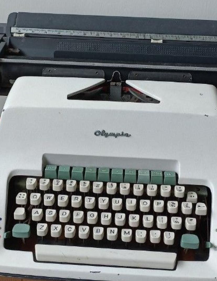 Asian Art : Vintage Typewriter/打字机, Hobbies & Toys, Collectibles ...